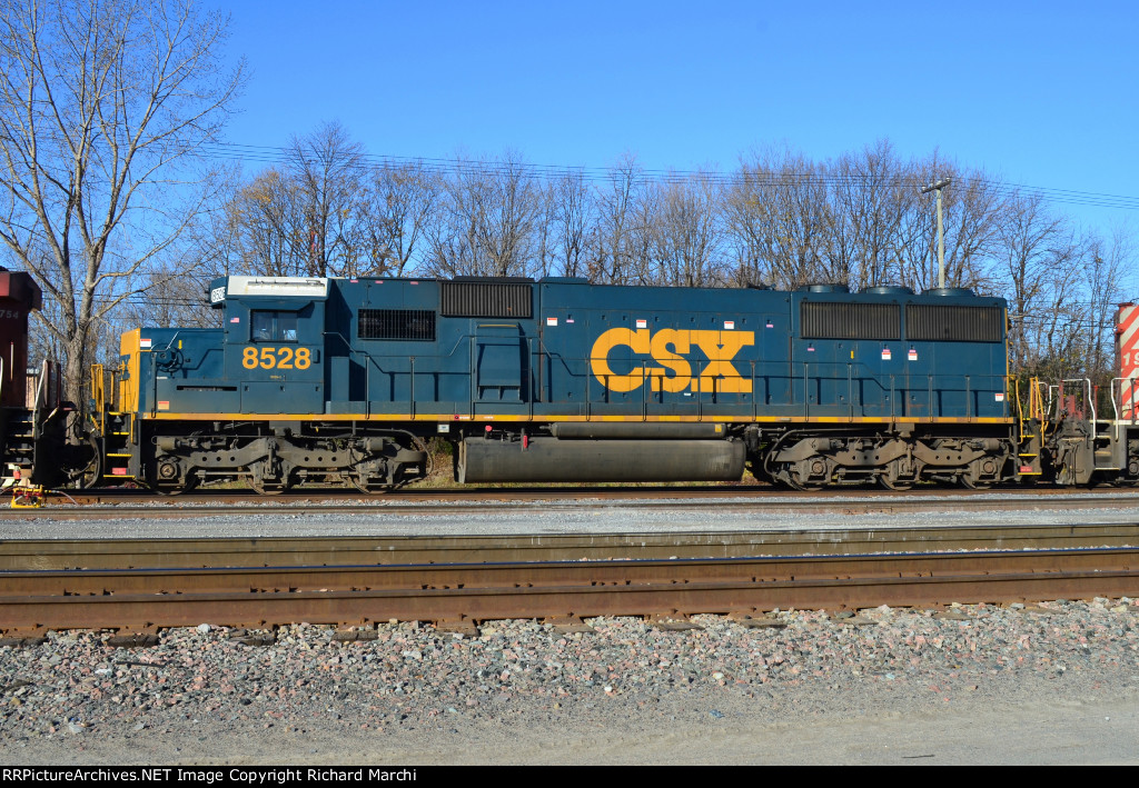 CSX 8528